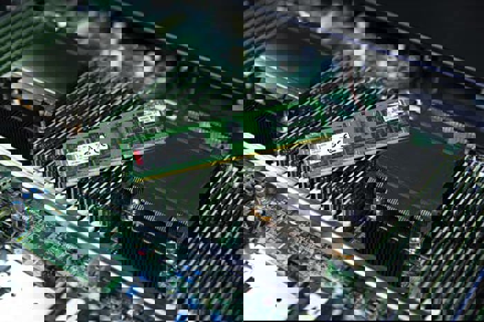 SuperMicro 16GB ECC Registered DDR5 4800 MEM-DR516L-CL01-ER48 vs Kingston 16GB DDR5 4800 ...