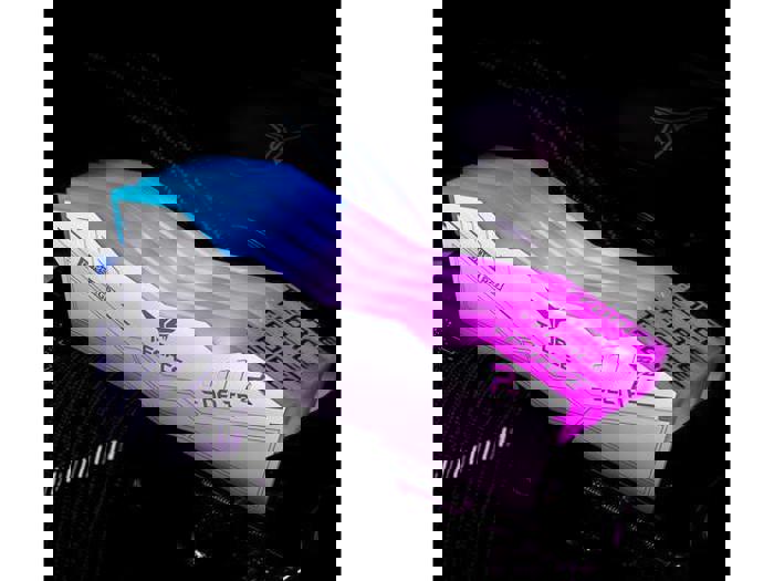 Team T-Force Delta RGB 64GB (2 x 32GB) DDR5 5600 White vs Crucial Pro ...